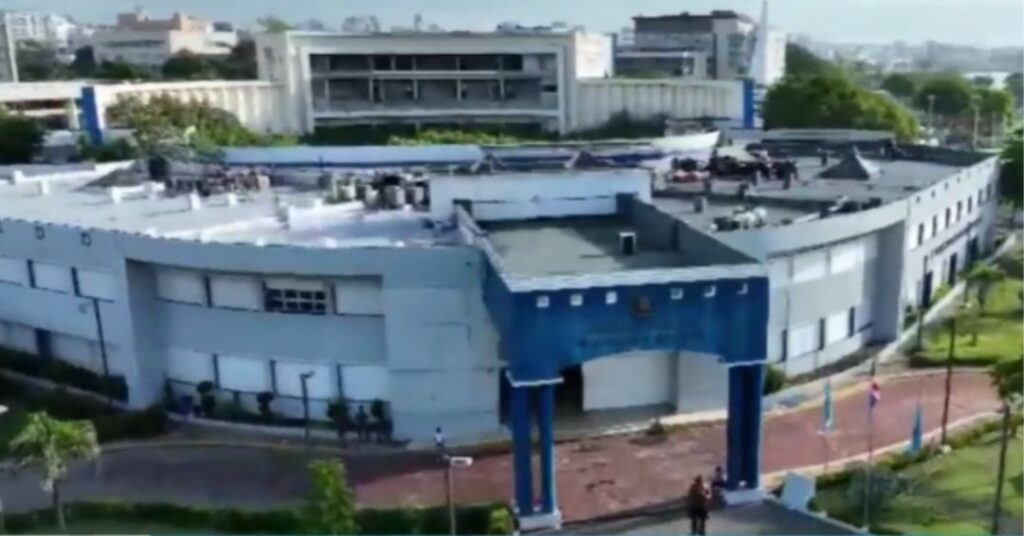 Migración avanza en digitalización del permiso de salida de menores ...